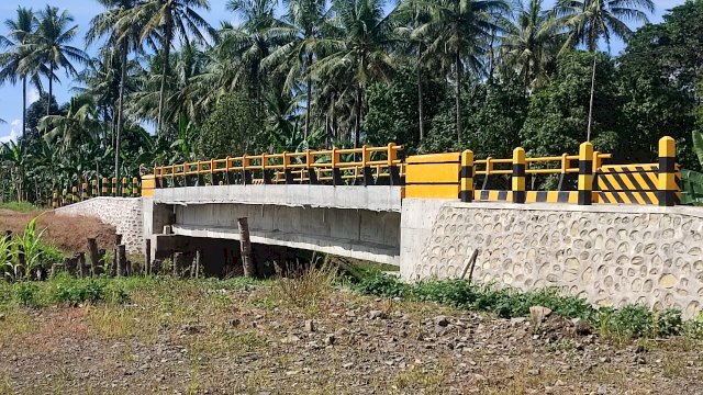 Kualitas Proyek Jembatan di Pinrang Disorot, Belum Setahun Dibangun ...