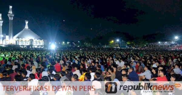 Ribuan Warga Gowa Ikut Nonton Bareng Semifinal Piala Asia U-23 di RTH ...